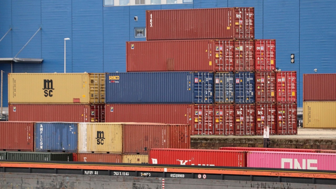 Docker: Revolutionizing Application Development and Deployment - A ... Docker: Revolutionizing Application Development and Deployment - A ...