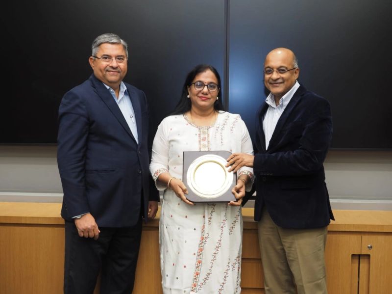Srividya Bala on LinkedIn: Thrilled and honored to receive long service ... Srividya Bala on LinkedIn: Thrilled and honored to receive long service ...