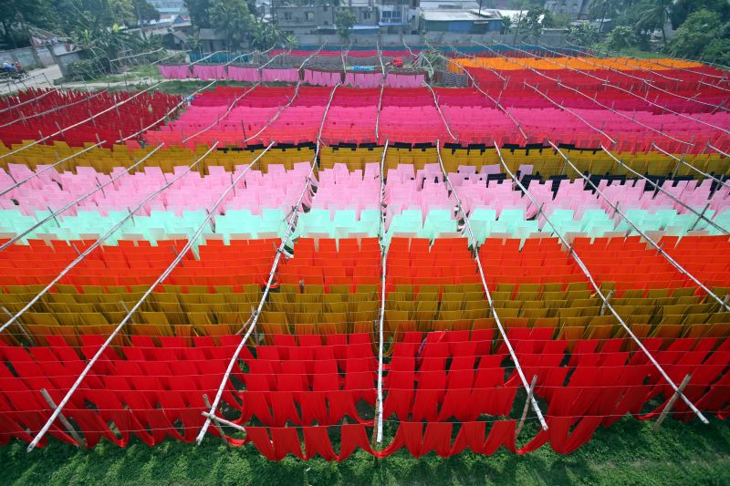 Habibur Rahman on LinkedIn: Bangladeshi workers collect fabric after ... Habibur Rahman on LinkedIn: Bangladeshi workers collect fabric after ...