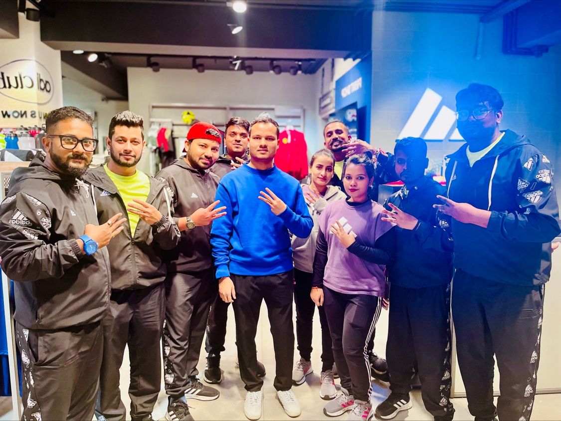 #customerexperience #adidas #dedicationtoexcellence #teamspirit ... #customerexperience #adidas #dedicationtoexcellence #teamspirit ...