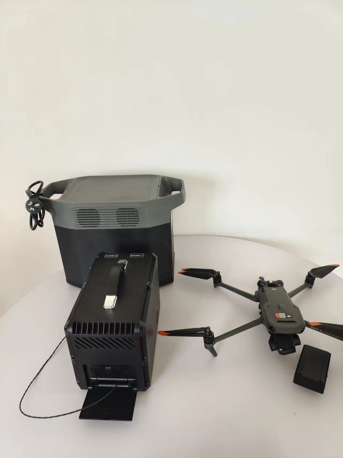 How long can a tethered drone fly? | Zhanglan Liu (Tethered drone ... How long can a tethered drone fly? | Zhanglan Liu (Tethered drone ...