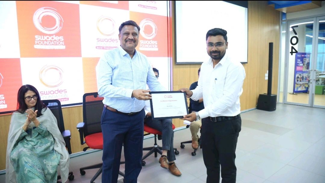 Ajay Jadhav on LinkedIn: This award symbolizes a journey of growth and ... Ajay Jadhav on LinkedIn: This award symbolizes a journey of growth and ...