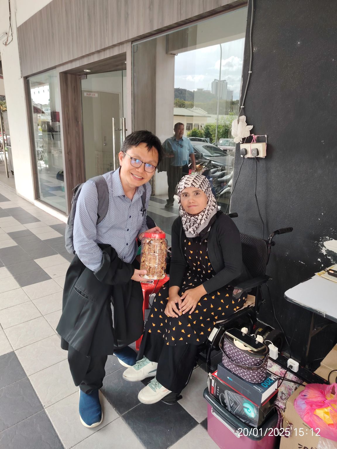 Sharing for better reach Kent Lau Chee Yong | Dr Ahmad Sabirin Arshad Sharing for better reach Kent Lau Chee Yong | Dr Ahmad Sabirin Arshad