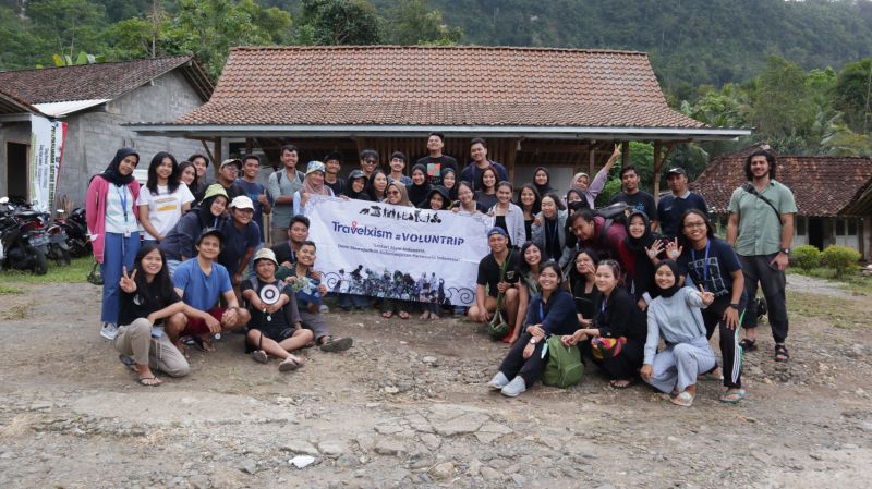 Gilang Ahmad Fauzi on LinkedIn: Tourism contributes to nearly 10 ... Gilang Ahmad Fauzi on LinkedIn: Tourism contributes to nearly 10 ...