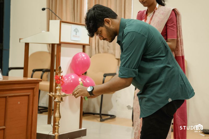 Selva Vignesh M on LinkedIn: 🌟 Honored to Inaugurate INNOVIYAL! 🌟 I am ... Selva Vignesh M on LinkedIn: 🌟 Honored to Inaugurate INNOVIYAL! 🌟 I am ...