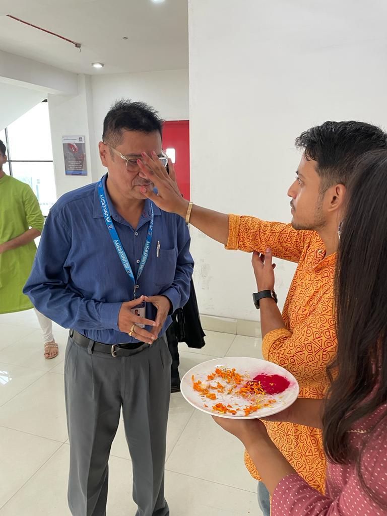 Dr. Indranil Mutsuddi on LinkedIn: “The pain of parting is nothing to ... Dr. Indranil Mutsuddi on LinkedIn: “The pain of parting is nothing to ...