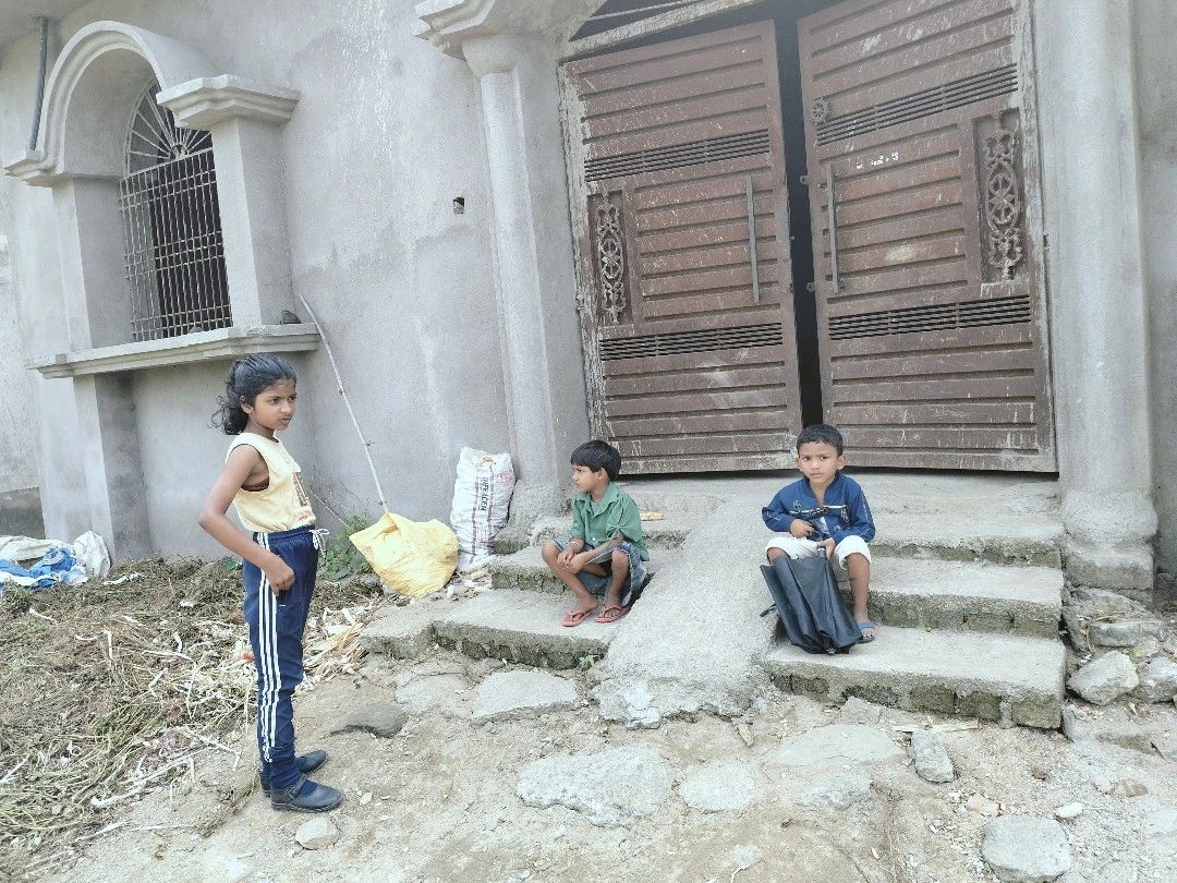 Tayyaba Tabassum on LinkedIn: As I walked past this group of three ... Tayyaba Tabassum on LinkedIn: As I walked past this group of three ...