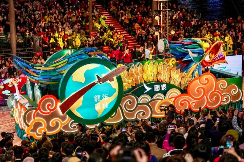 Bien Perez on LinkedIn: Enter the Dragon: tens of thousands flock to ... Bien Perez on LinkedIn: Enter the Dragon: tens of thousands flock to ...