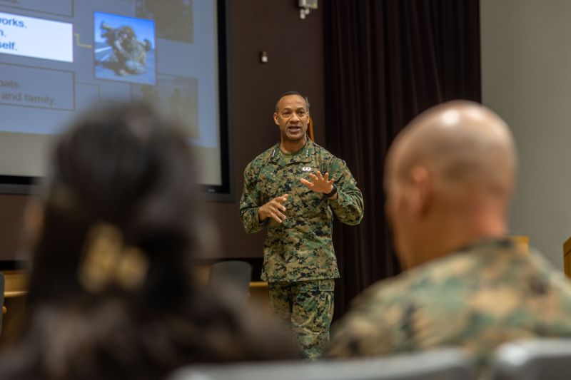 II Marine Expeditionary Force Honors Civilian of the Quarter, Civilian ... II Marine Expeditionary Force Honors Civilian of the Quarter, Civilian ...