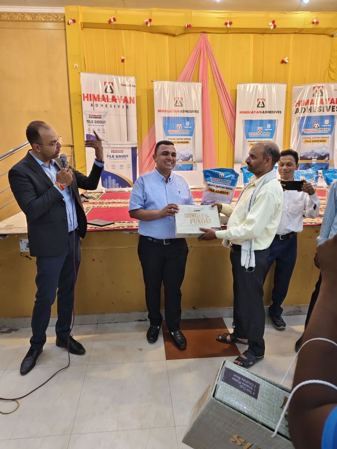 Abhay Saini on LinkedIn: #himalayanadhesives #contractormeet #haldwani ... Abhay Saini on LinkedIn: #himalayanadhesives #contractormeet #haldwani ...