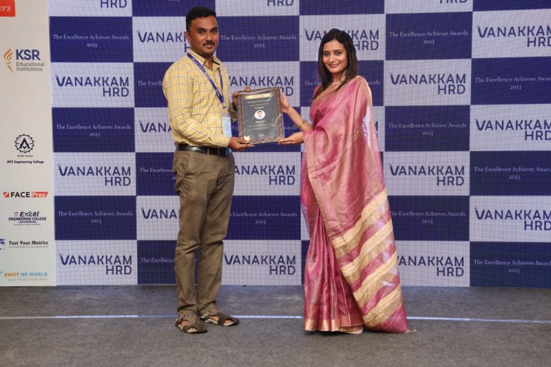 Happy to receive Faculty Excellence Award 2023 from the team Happy to receive Faculty Excellence Award 2023 from the team
