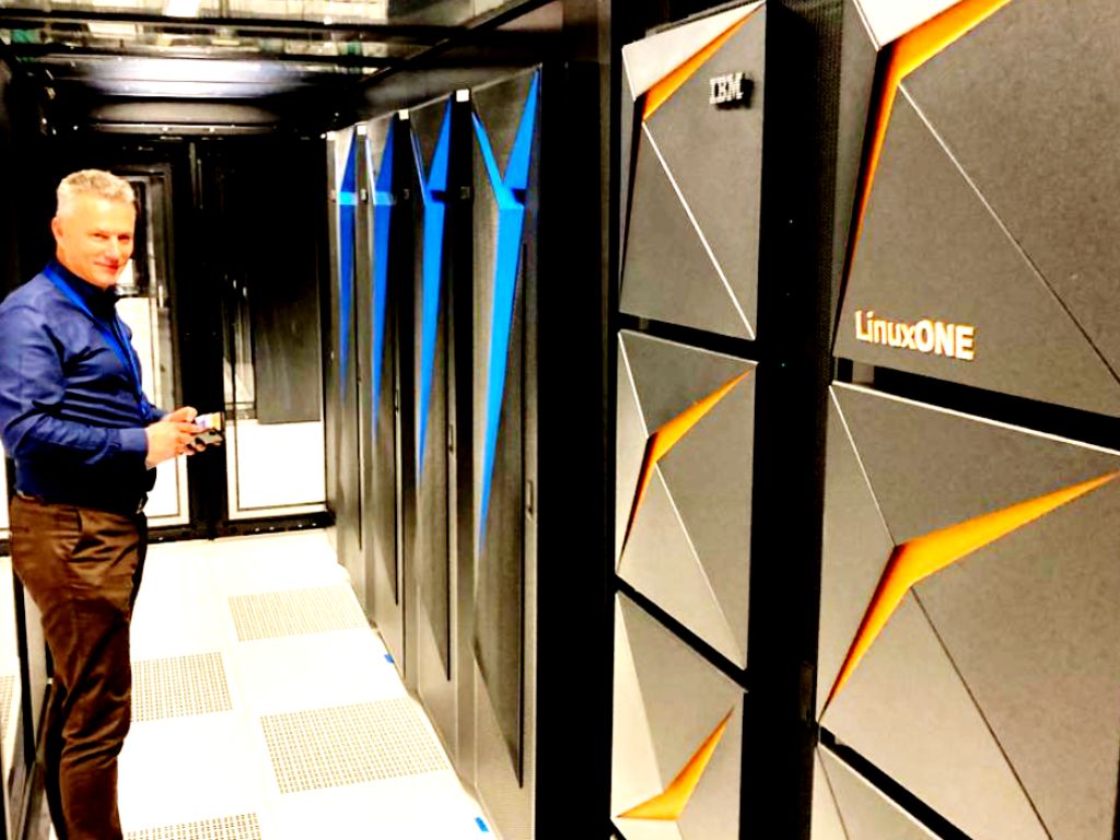 #ibmz #linuxone #mainframe | Mirella Pijper #ibmz #linuxone #mainframe | Mirella Pijper