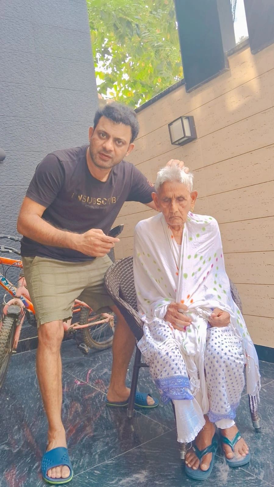 Vineet Tyagi on LinkedIn: Today, I played hair stylist for my ... Vineet Tyagi on LinkedIn: Today, I played hair stylist for my ...