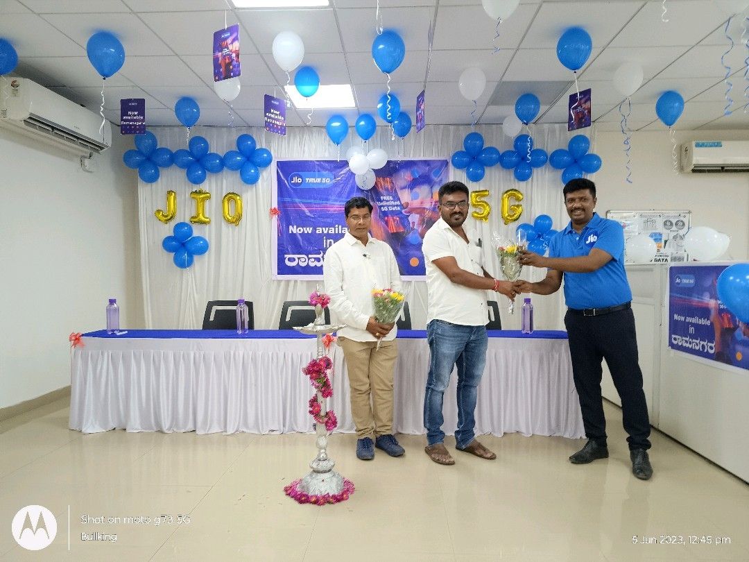 Basavaraj Chakrasali on LinkedIn: Jio 5G launching moment in our office ... Basavaraj Chakrasali on LinkedIn: Jio 5G launching moment in our office ...